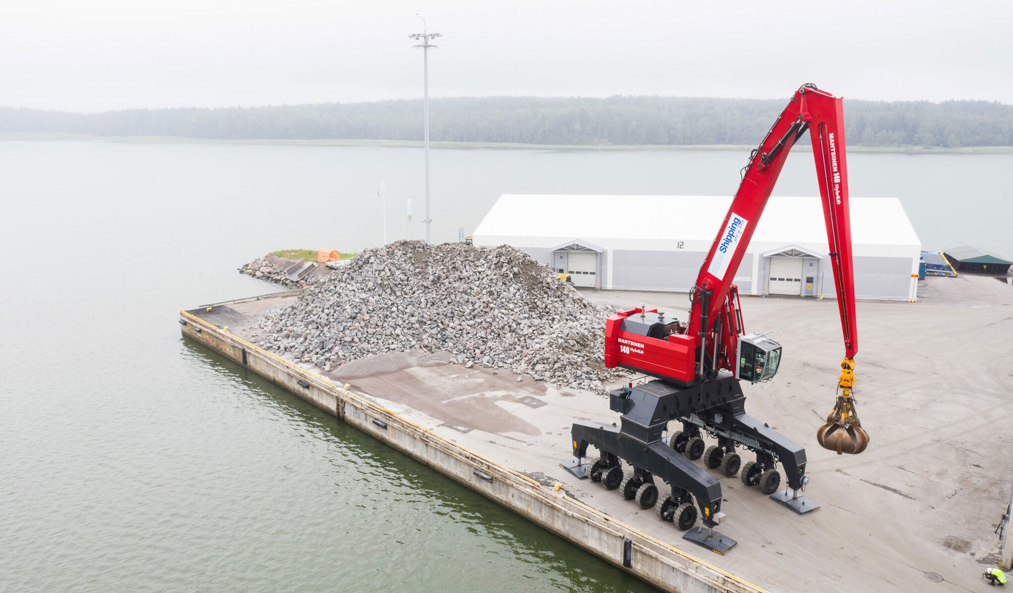Mantsinen Launches a New Material Handling Solution for Ports