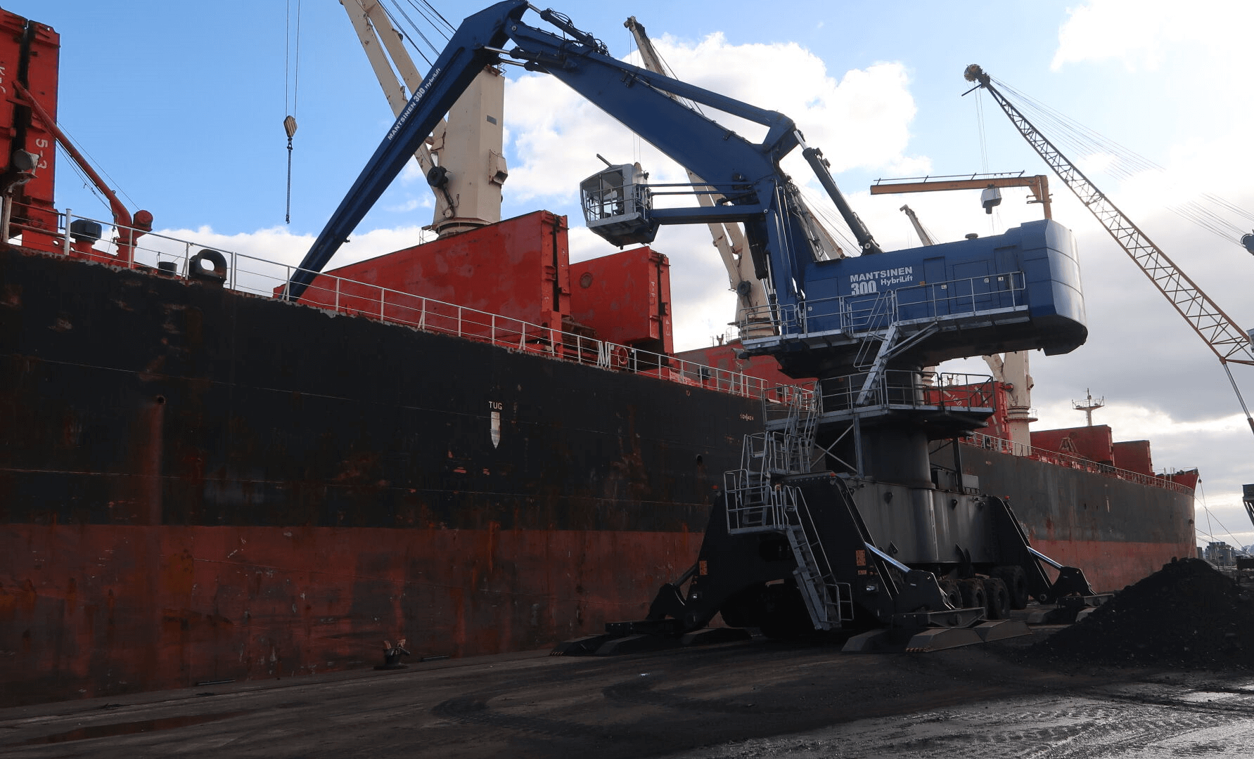 Giant Mantsinen 300 Heads West to ABP’s Port of Immingham